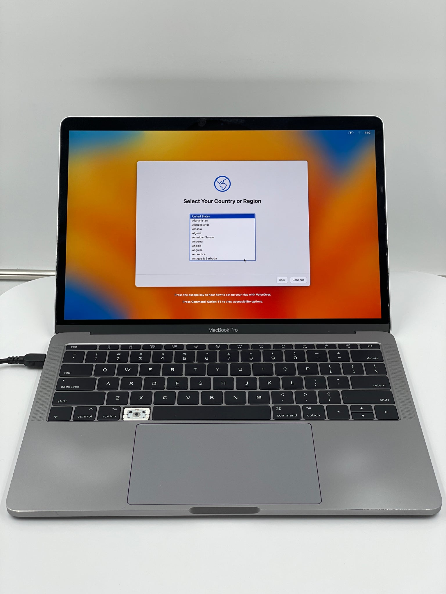 3R Technology Online Store: Used laptops, Macbooks, Desktops, more